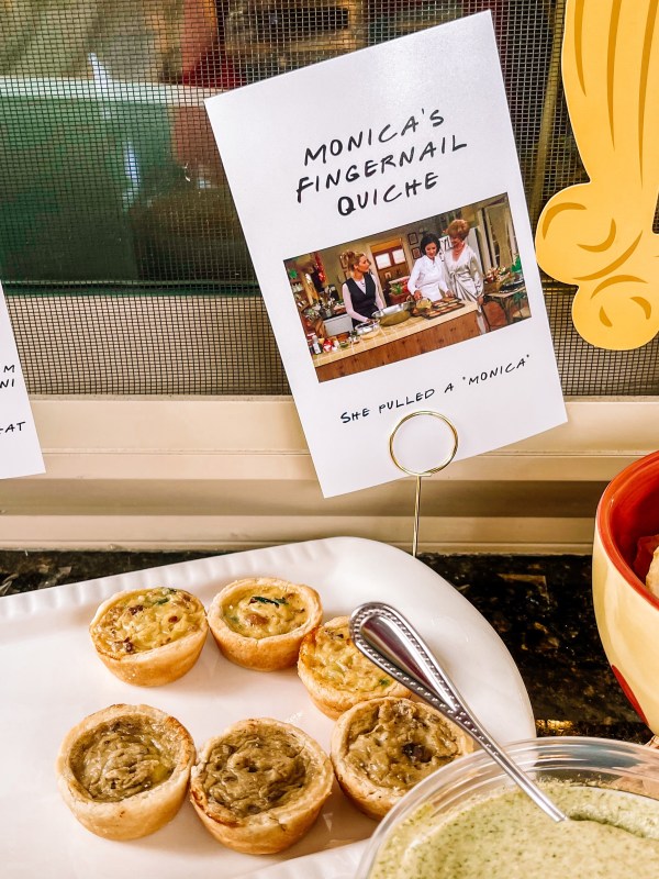 FRIENDSgiving | Trips & Salsa